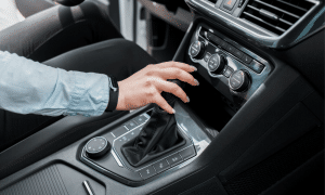 Manual vs. Automatic Cars: Differences and How They Work - Express Lube ...